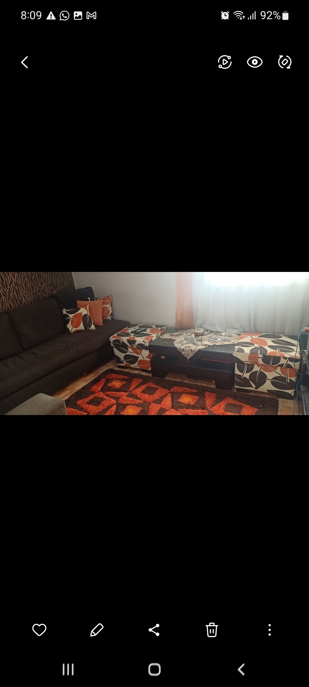 Mazaady - living room