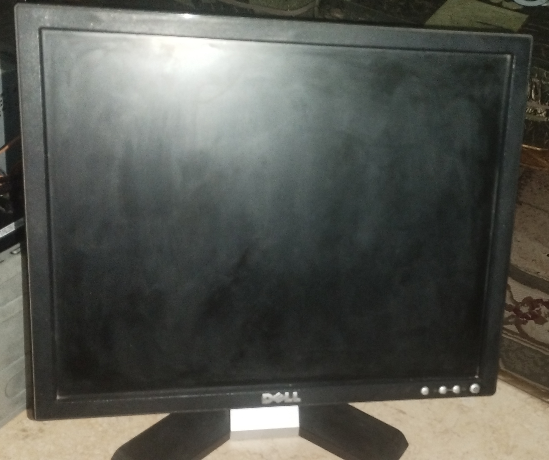 Mazaady - كمبيوتر hp Compaq dc 5750 للبيع مع شاشة Dell 17 بوصة